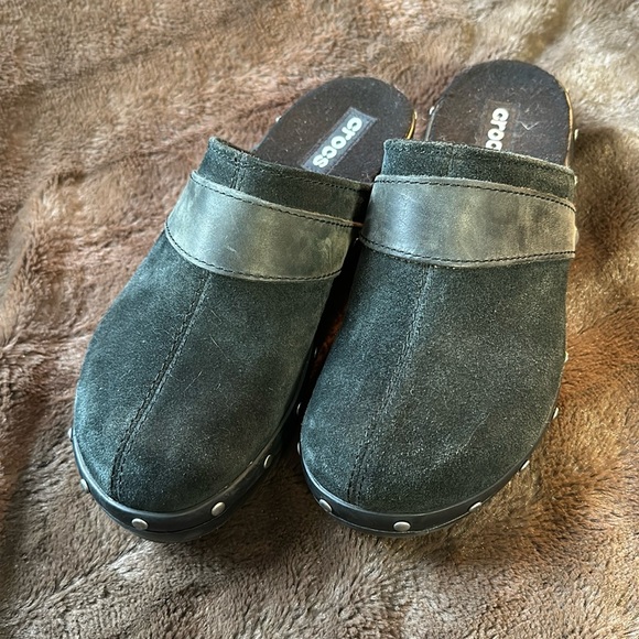 CROCS | Shoes | Crocs Cobbler Black Suede Clogs Sz 7 | Poshmark